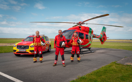 Coach driver who volunteers for Wales Air Ambulance raises ‘incredible ...